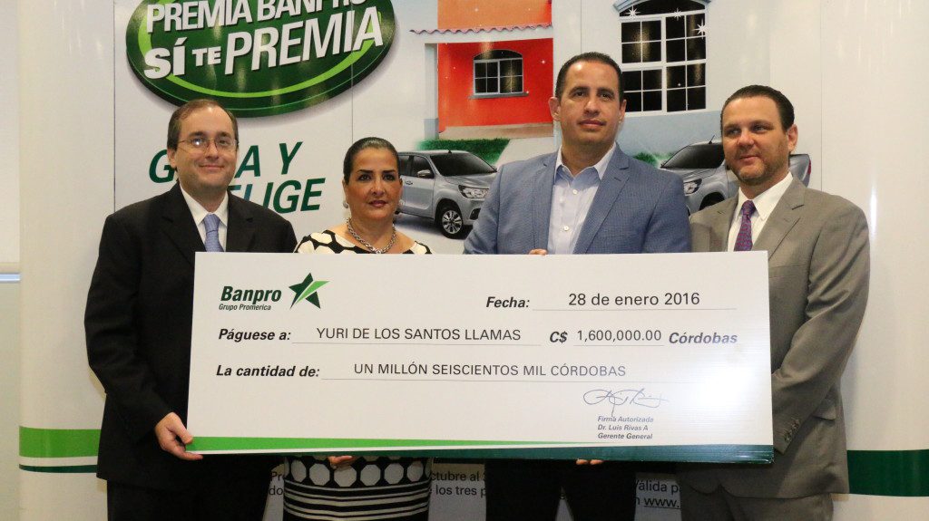 Tarjetas Premia Banpro premio a cliente - Revista VYE