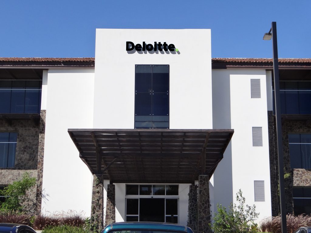 Procomer otorga Marca País a Deloitte Costa Rica - Revista VYE